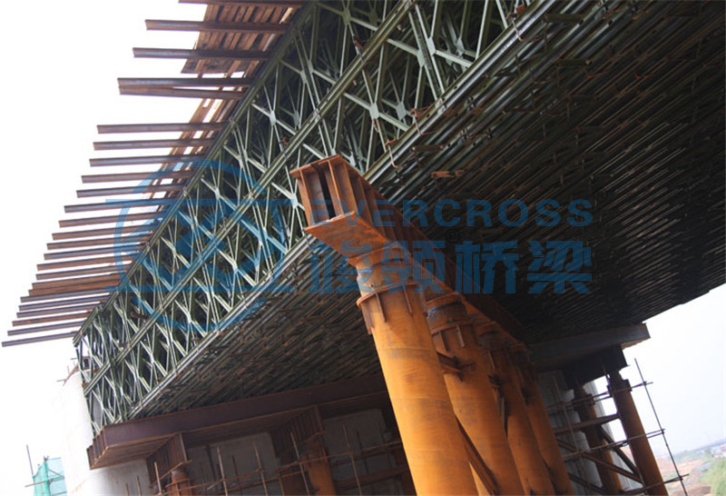 Connection between multi-span bailey beams and cast-in-place support ...