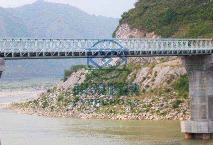 Customized Steel Pedestrian Bridge Galvanized Footbridge For Parks Walkways